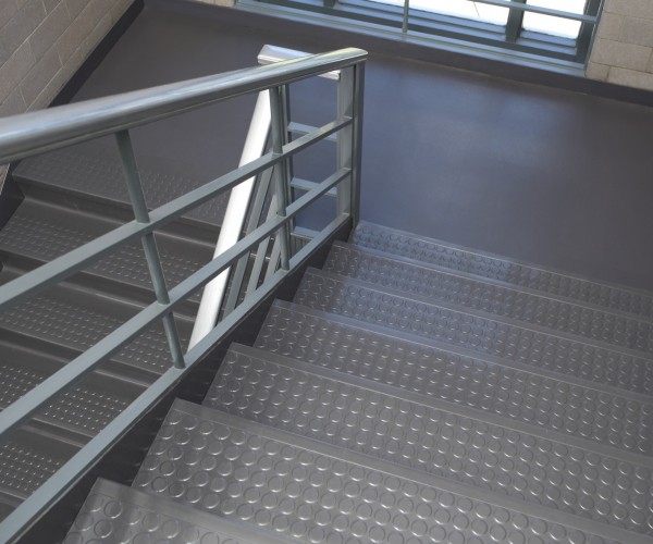 Raised Circle Roppe Rubber Stair Treads Stair Grip Treads